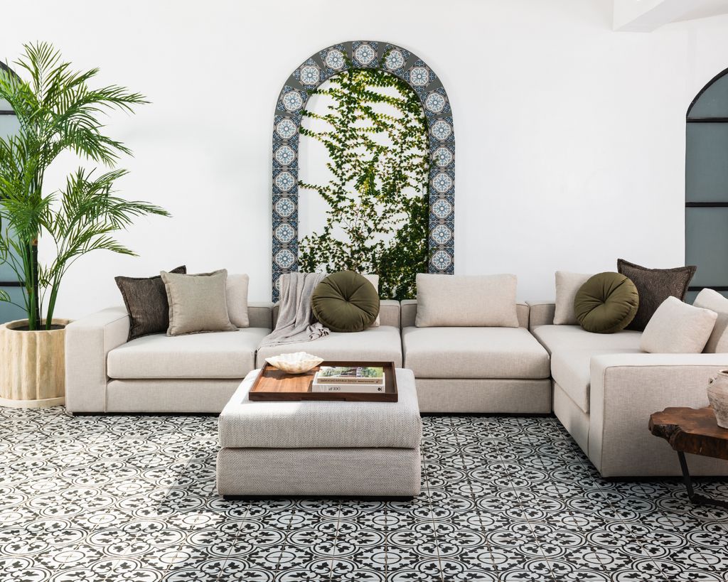 Philux | M Corner Element – Philux Inc.